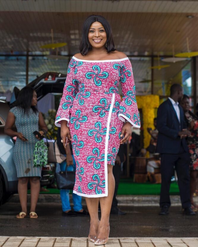 VIDEO: Jackie Appiah & Gloria Sarfo In Bri Wireduah Stun At The Ghana ...