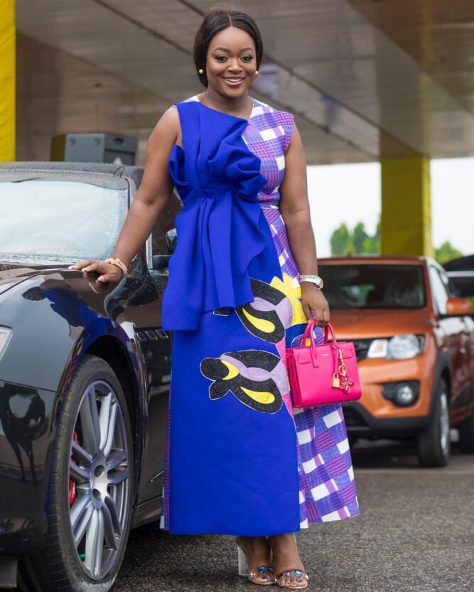 VIDEO: Jackie Appiah & Gloria Sarfo In Bri Wireduah Stun At The Ghana ...