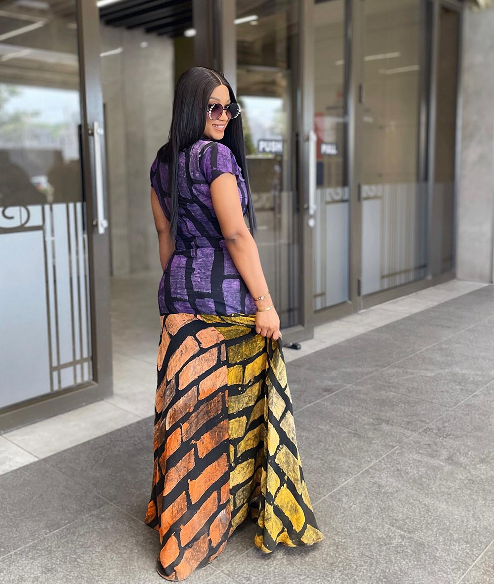 #OOTD: Nigeria's Rutie B Brings To Life The Stunning BIG VIBES Adire ...