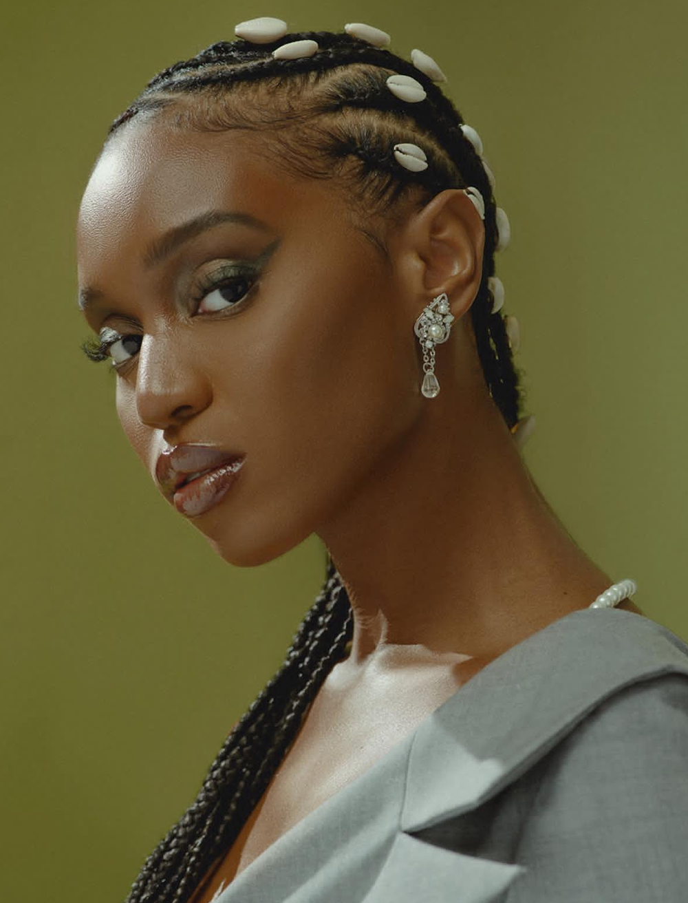 Cornrows With Cowry Shells: A Red Carpet Show Stopper & A Modern Twist ...